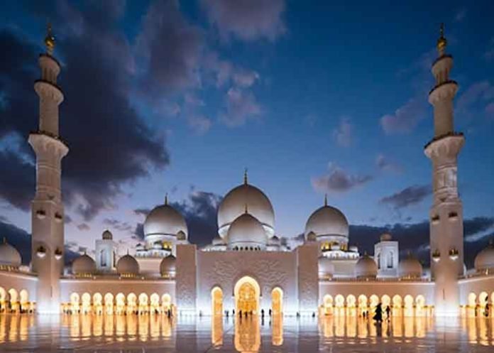 How to visit Sheikh Zayed Mosque: dress code, rules and opening hours ...