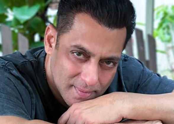 Salman Khan wishes 'Eid Mubarak' with a dapper pic - Yes Punjab News