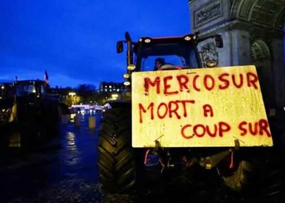 French farmers hold protest in Paris against EU-Mercosur trade deal ...