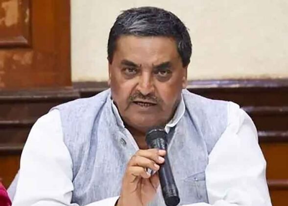 SP MP Javed Ali Khan sparks row with 'majority community toxic' remark ...
